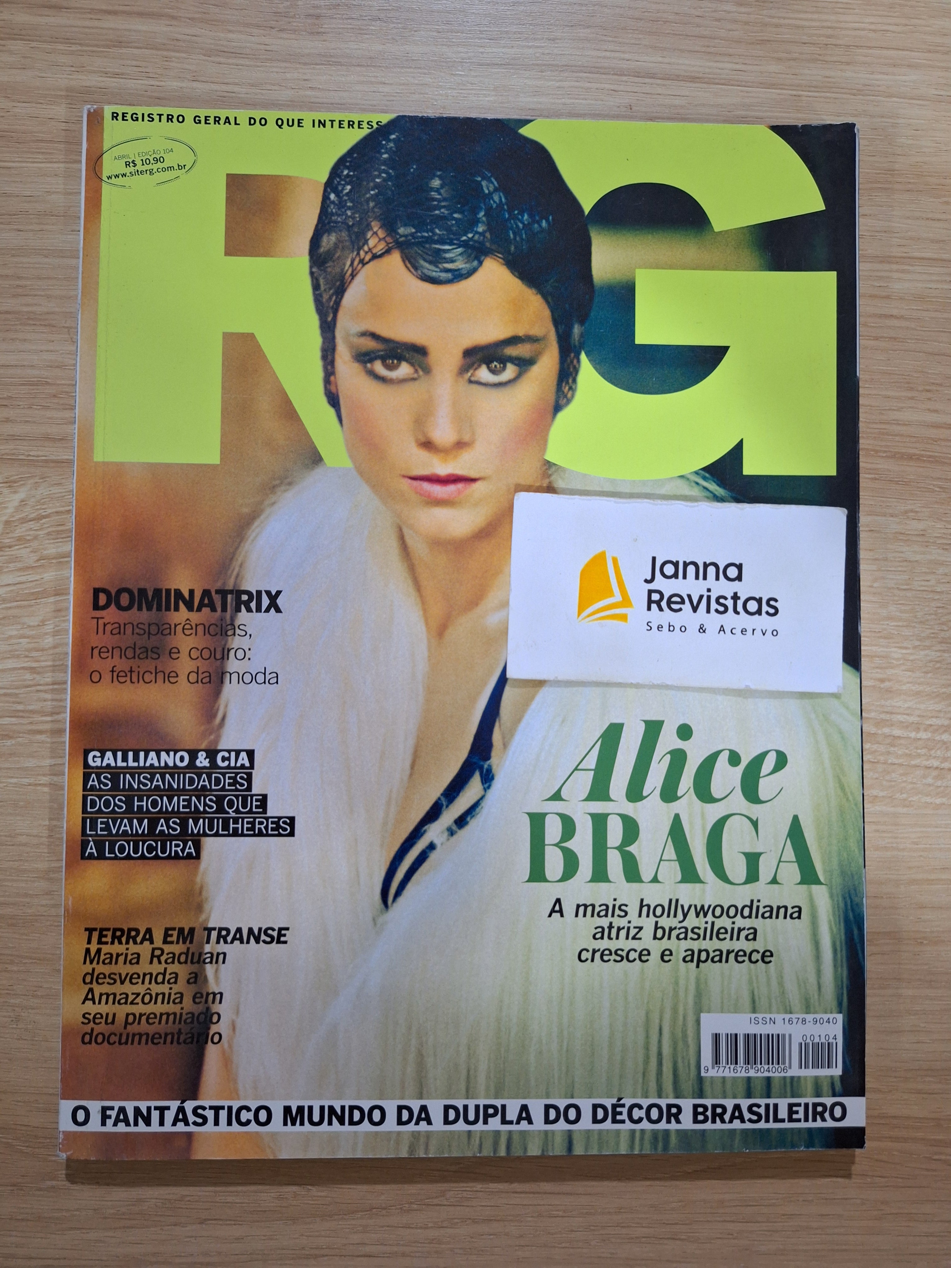 Revista Vogue RG 104 (2011) – Janna Revistas e Discos